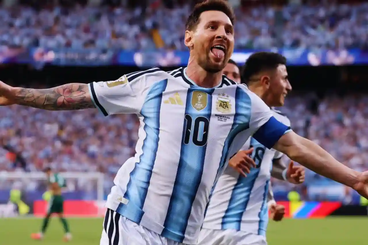 Lionel Messi Fa la Storia con una Tripletta Leggendaria